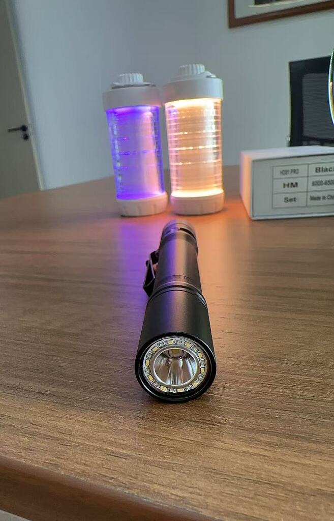 Do you think 2*AA flashlights with multiple light sources are useful ...