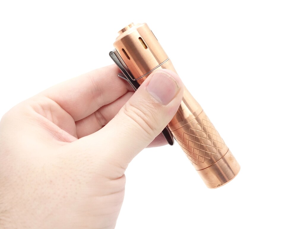 NLIGHTD E1 Copper Nichia 219B Torch Review - 1 x AA / 1 x 14500 ...
