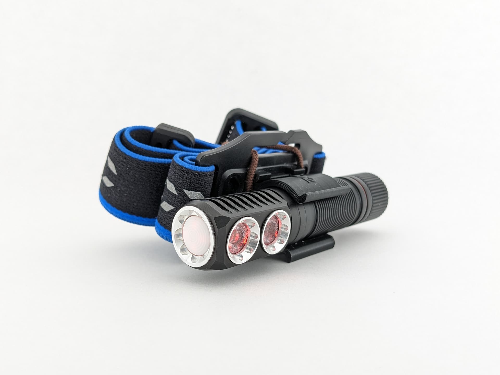 Grizzly's Emisar D2 Review - Feature Packed 14500 Light - 1 x AA / 1 x ...