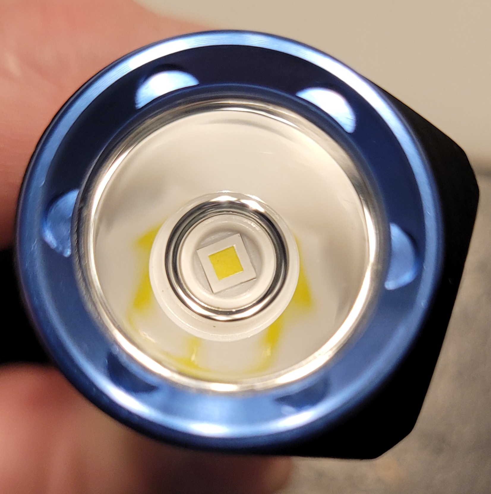 Warsun SQ03 Plus - Short Review - 21700 Flashlights - BudgetLightForum.com