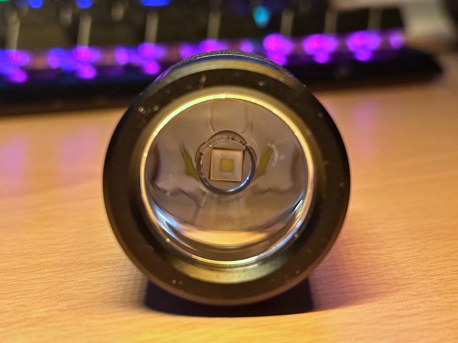 [Review] Sofirn SD03 || 1 x 18650, Luminus SFT40 || Compact diving ...