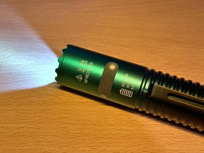 [Review] Speras E21 || Luminous SST-40, 1x21700 integrated, dual switch ...